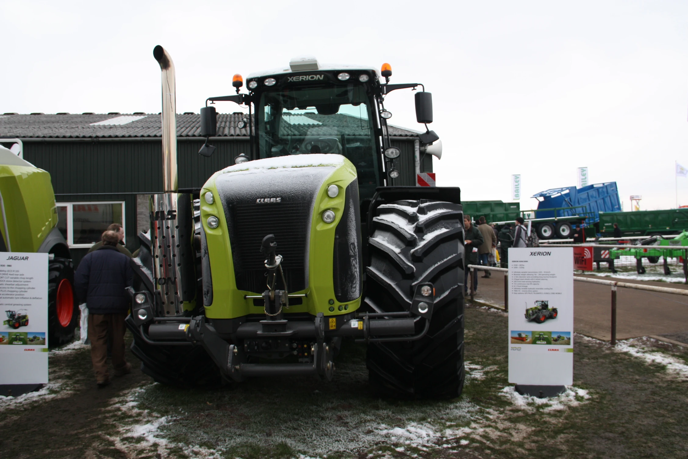 Claas Xerion 5000 - Tractor & Construction Plant Wiki - The classic ...